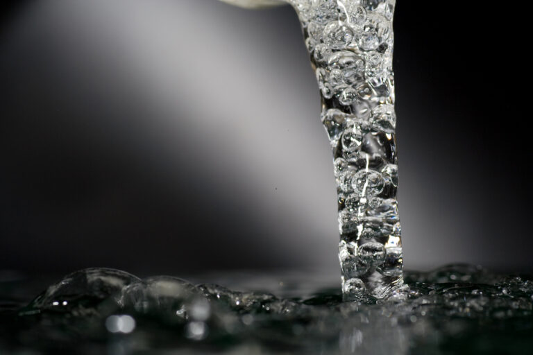 Air In Your Water Pipes - Signs, Causes And Fixes - Water Purification ...